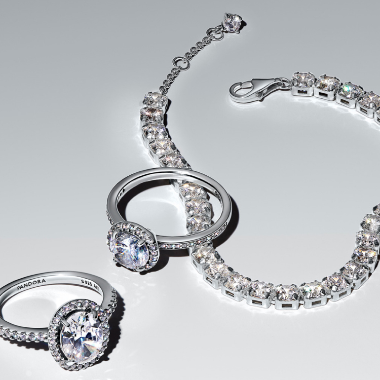 Pandora™ CO Joyería Oficial | Charms, Brazaletes y Anillos